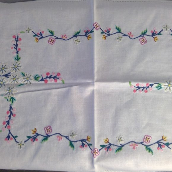 Dining | Vintage Embroidered Table Runner | Poshmark